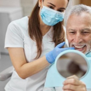 Ambulare - Implante Dentário em Pelotas